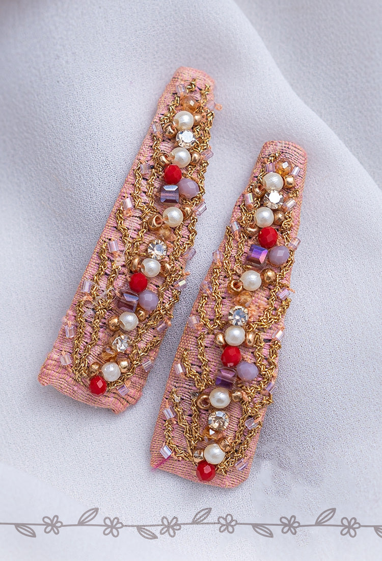 Elegance Redefined: Valayaa's Exquisite Collection of Bangles and Hair